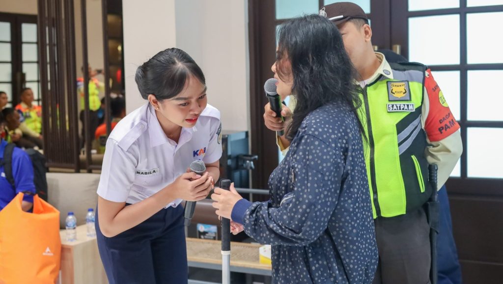 KAI Daop 1 Jakarta Pastikan Tuna Netra Dapat Layanan Aman & Nyaman di ...